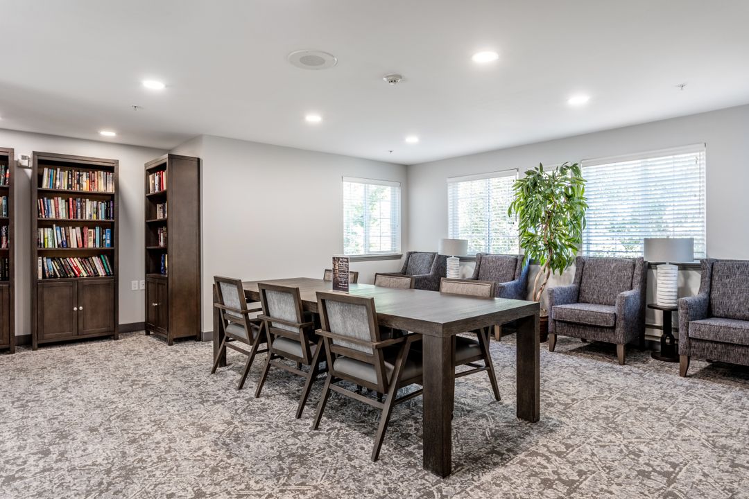 Holiday Cedar Ridge (UPDATED) - Get Pricing, See 41 Photos & See Floor ...