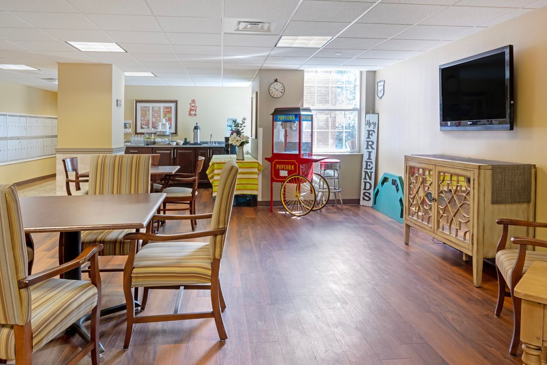 Riverside Senior Living (UPDATED) - Get Pricing & See 11 Photos in ...