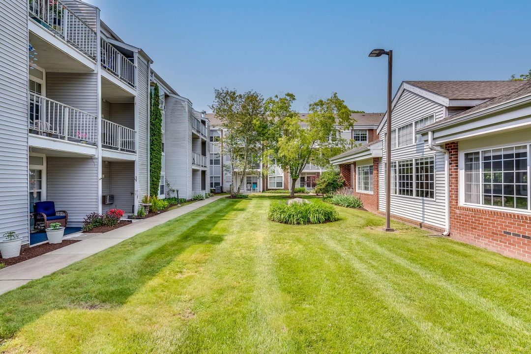 Solstice Senior Living At Groton (UPDATED) - Get Pricing, See 24 Photos ...