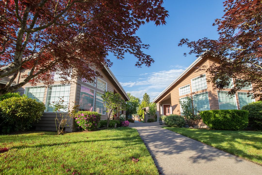 Gateway Living - Get Pricing & See 7 Photos in Springfield, OR