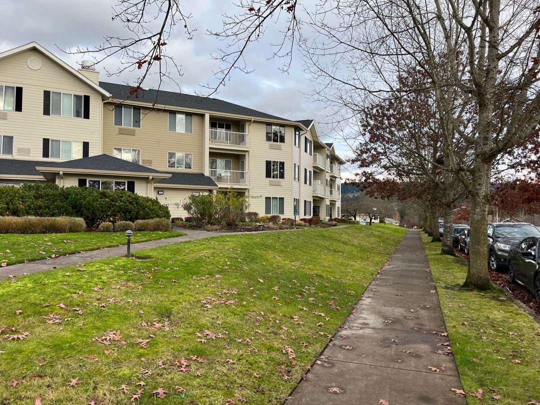 Solista Newberg (UPDATED) - Get Pricing, See 6 Photos & Read Reviews in ...