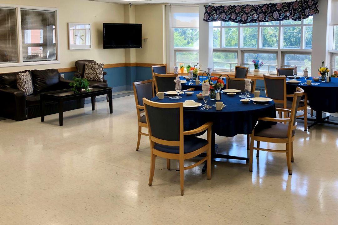 Oakland Grove Health Care Center (UPDATED) - Get Pricing & See 12 ...