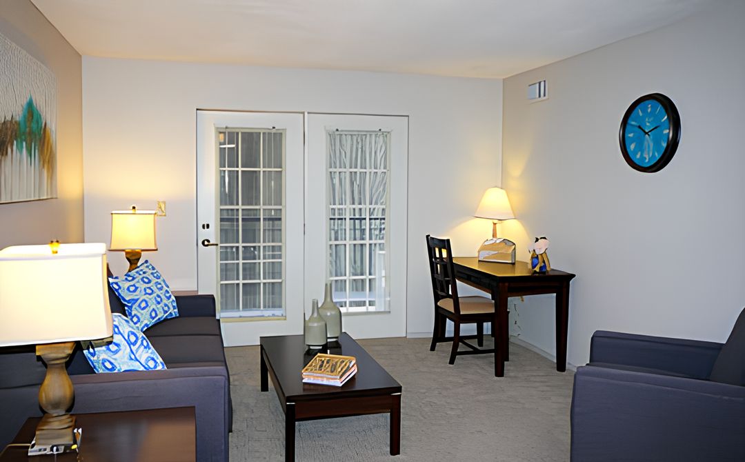 3801 Grand (UPDATED) - Get Pricing & See 6 Photos in Des Moines, IA