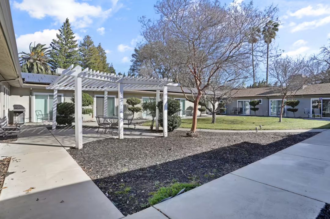 Apple Ridge Assisted Living - Get Pricing & See 57 Photos in Sacramento, CA