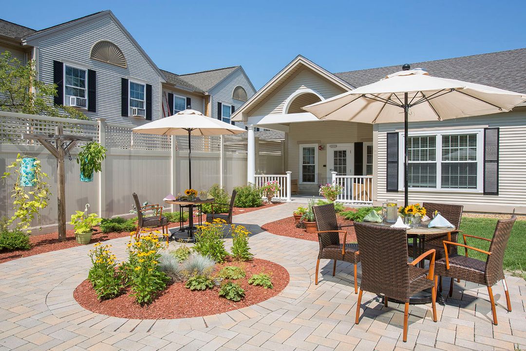 Benchmark Senior Living At Nashua Crossings (UPDATED) - Get Pricing ...