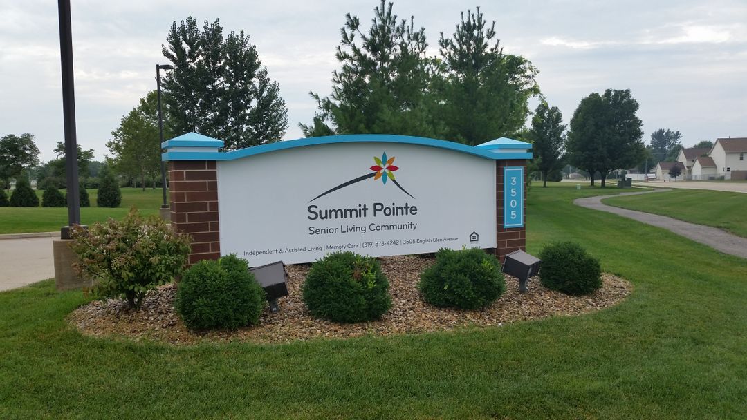 Summit Pointe Senior Living - Get Pricing & See 5 Photos in Marion, IA