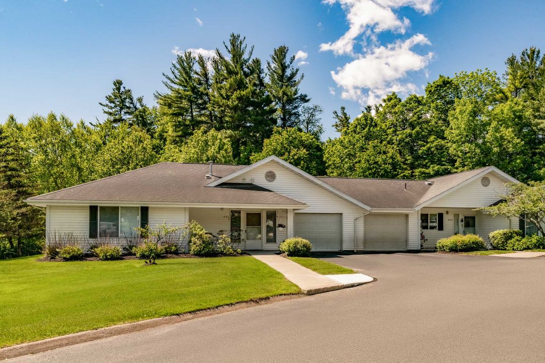 Holiday Devonshire Estates (UPDATED) - Get Pricing, See 43 Photos & See ...