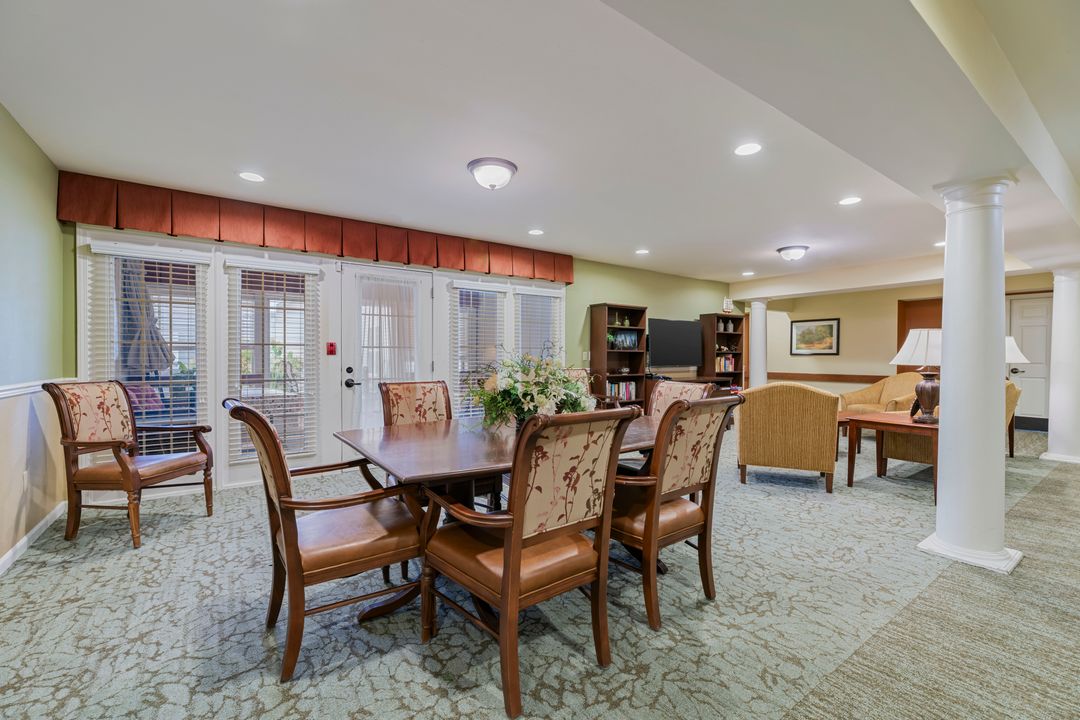 Brookdale Brookfield Assisted Living - Get Pricing, See 19 Photos & See ...