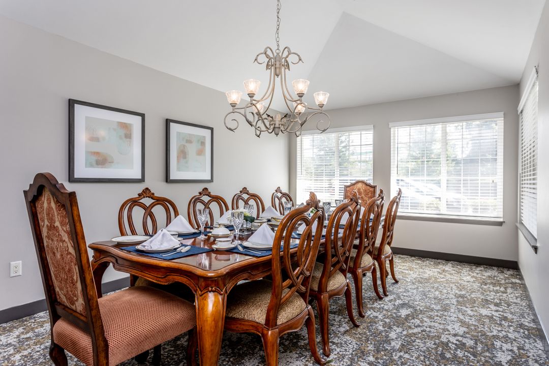 Holiday Cedar Ridge (UPDATED) - Get Pricing, See 41 Photos & See Floor ...