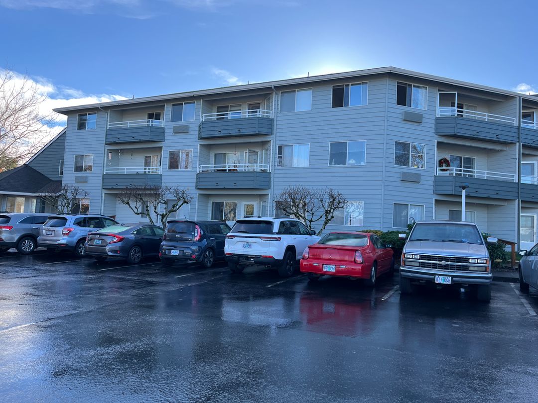 Parkrose Chateau Gracious Retirement Living (UPDATED) - Get Pricing ...