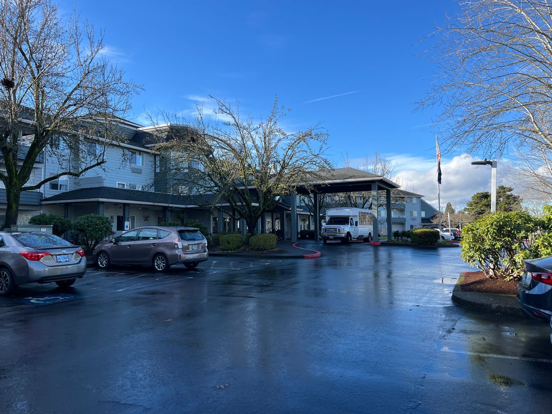 Parkrose Chateau Gracious Retirement Living (UPDATED) - Get Pricing ...