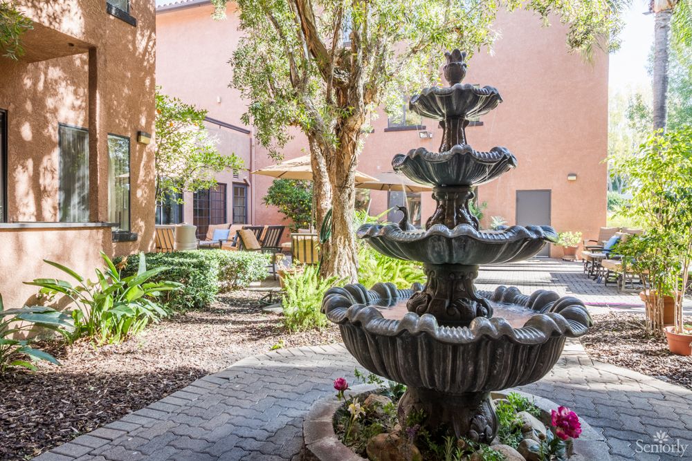 Montclair Royale Senior Living (UPDATED) - Get Pricing, See 37 Photos ...
