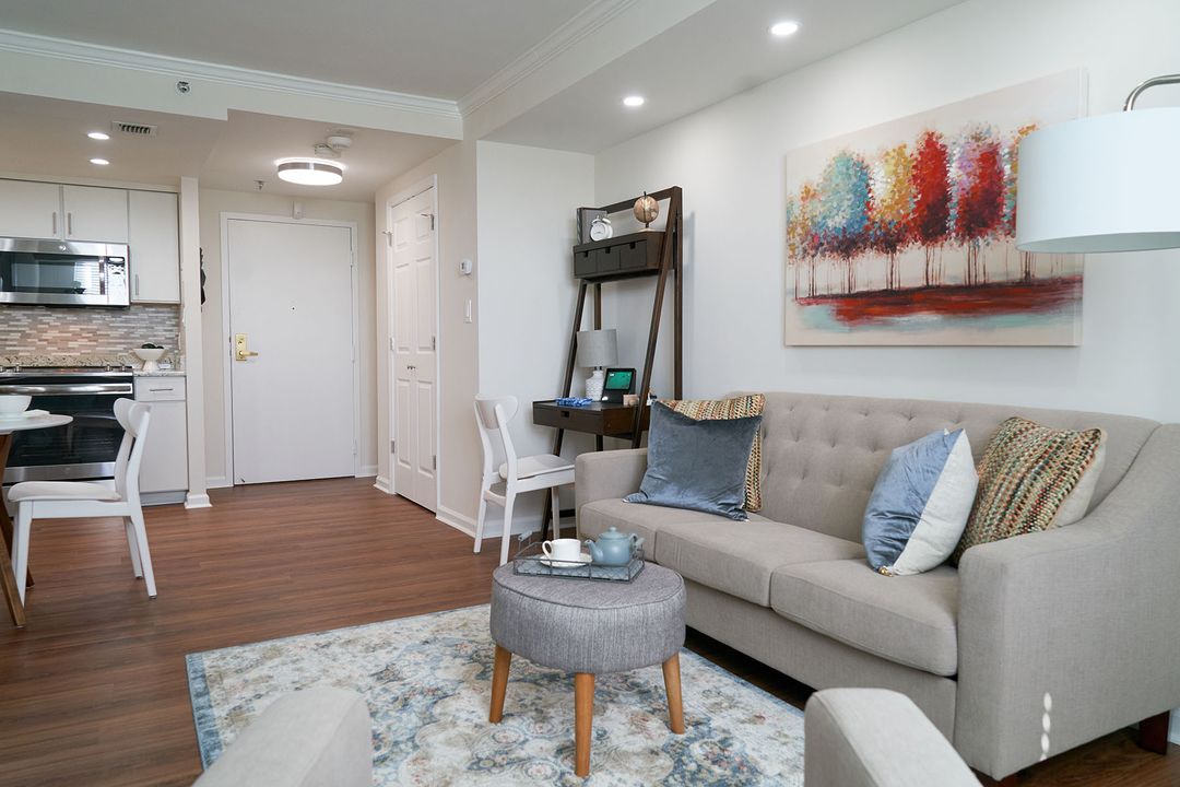 Vantage House (UPDATED) - Get Pricing, See 18 Photos & See Floor Plans ...