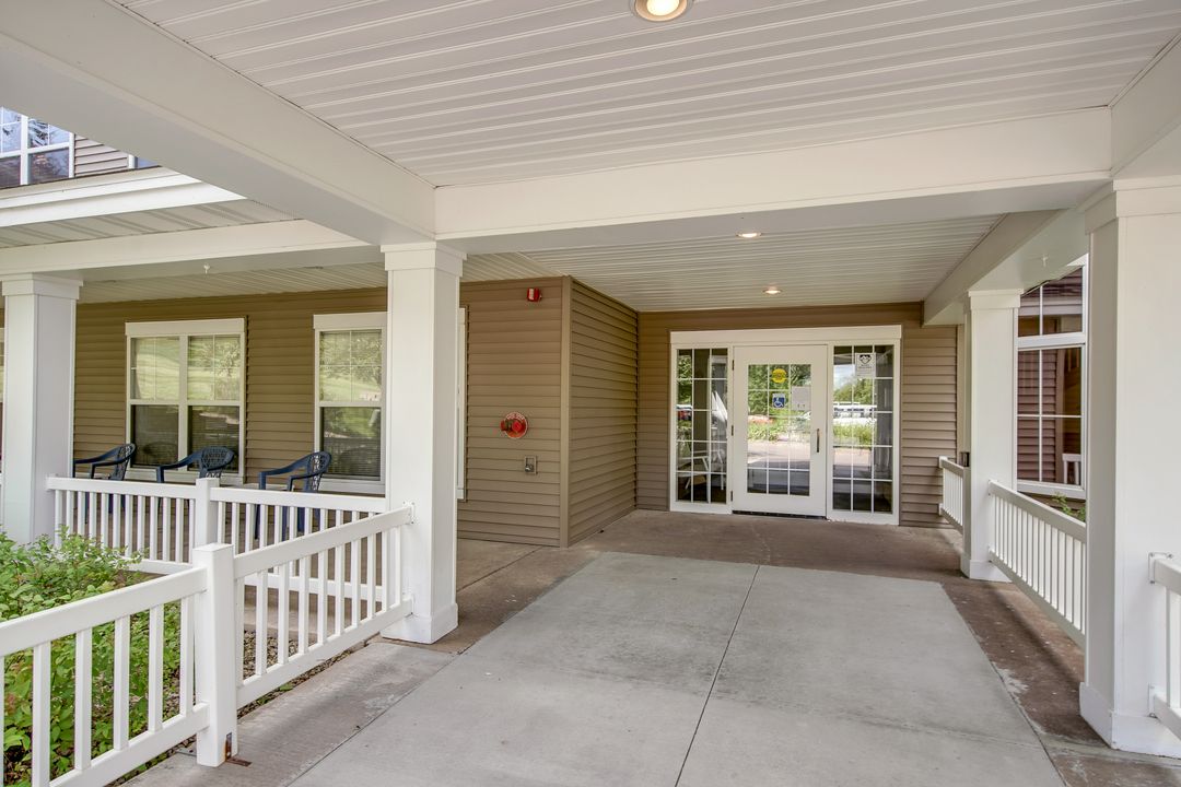Oak Ridge Assisted Living Of Hastings (UPDATED) - Get Pricing & See 7 ...
