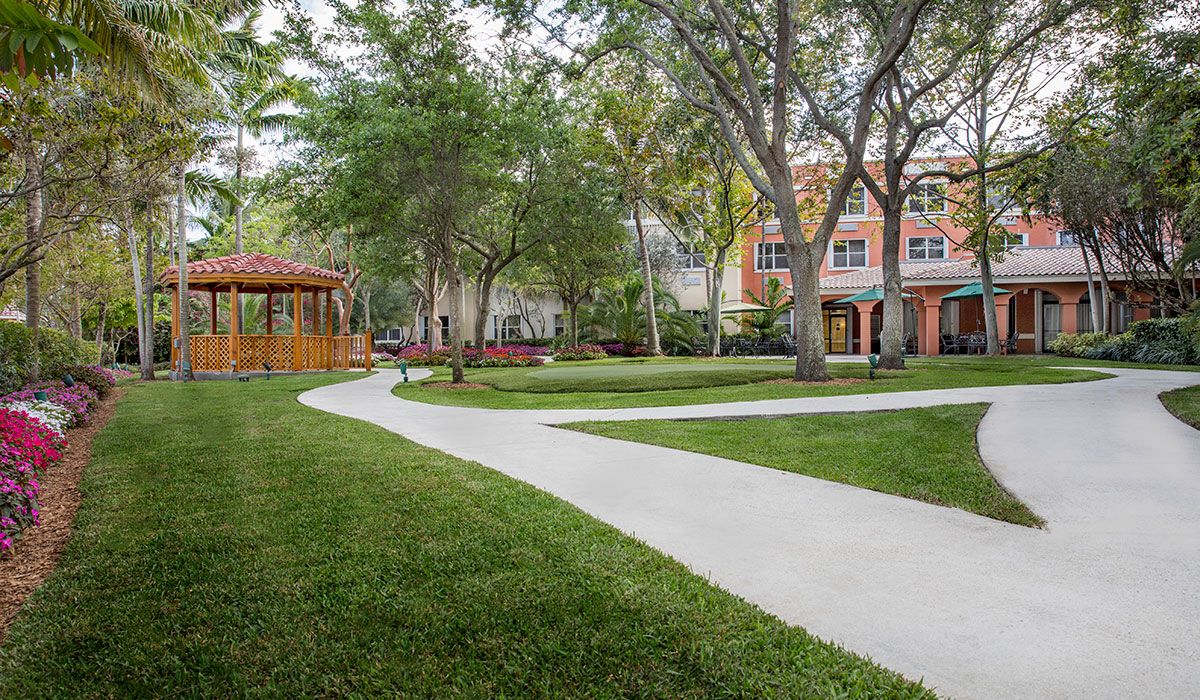 The Palace Royale (UPDATED) - Get Pricing, See 12 Photos & Read Reviews ...