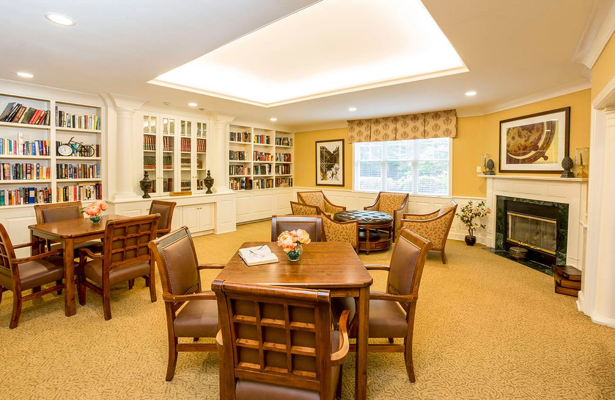 Benchmark Senior Living at Hamden (UPDATED) - Get Pricing & See 14 ...