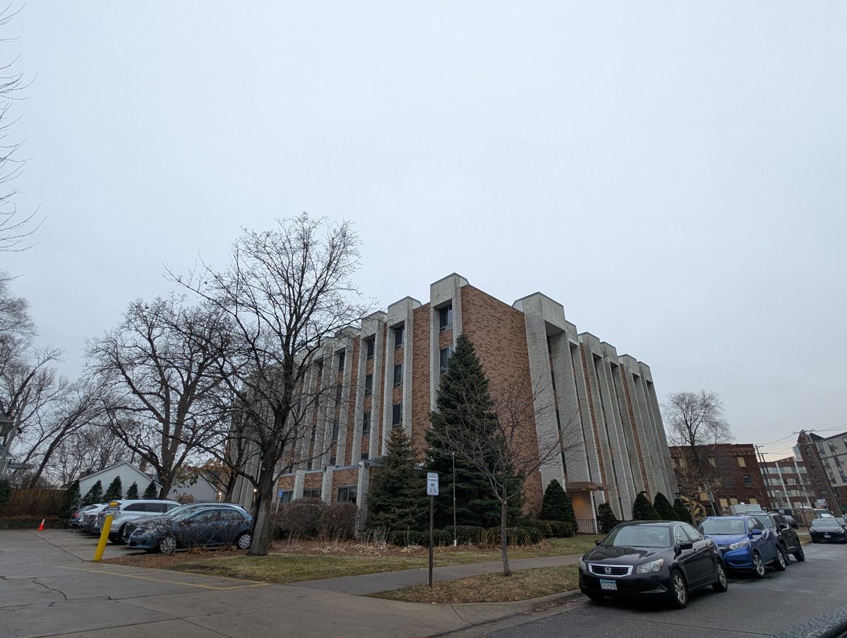 Andrew Residence (UPDATED) - Get Pricing & See 6 Photos in Minneapolis, MN