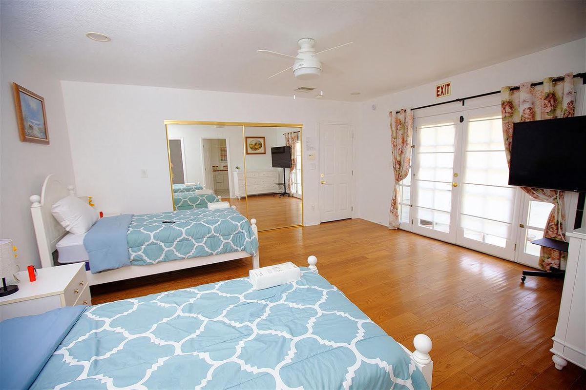 1st Class Board and Care - Get Pricing & See 6 Photos in NORTHRIDGE, CA