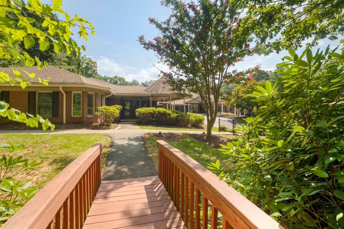 Brookdale Asheville Overlook (UPDATED) - Get Pricing, See 11 Photos ...
