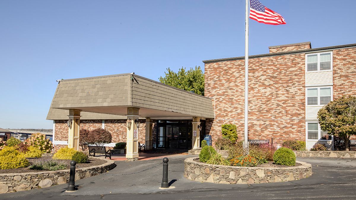 River Falls Senior Living (UPDATED) - Get Pricing & See 7 Photos in ...