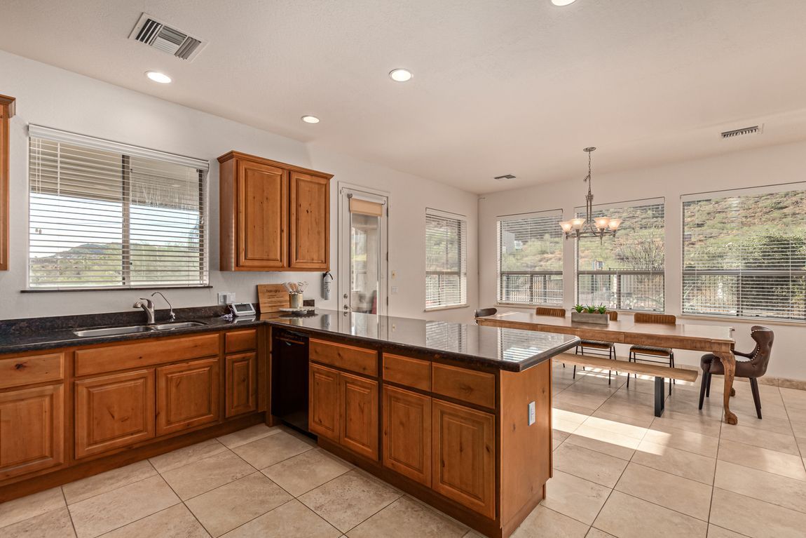 Senior Living at Superstition Mountains - Get Pricing & See 30 Photos ...