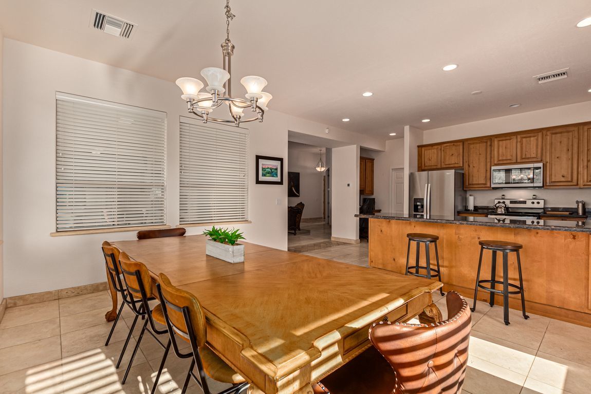 Senior Living at Superstition Mountains - Get Pricing & See 30 Photos ...