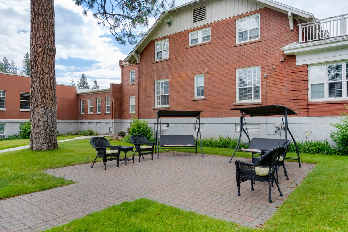 Riverside Senior Living (UPDATED) - Get Pricing & See 11 Photos in ...