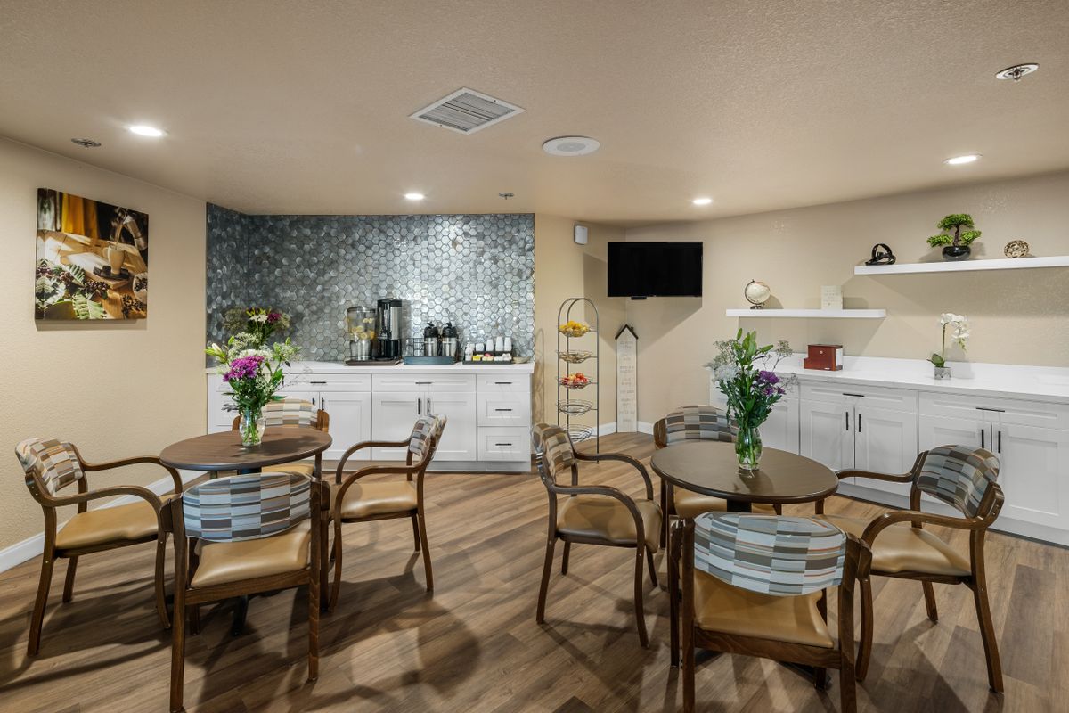 Arcadia Place Senior Living (UPDATED) - Get Pricing, See 64 Photos ...