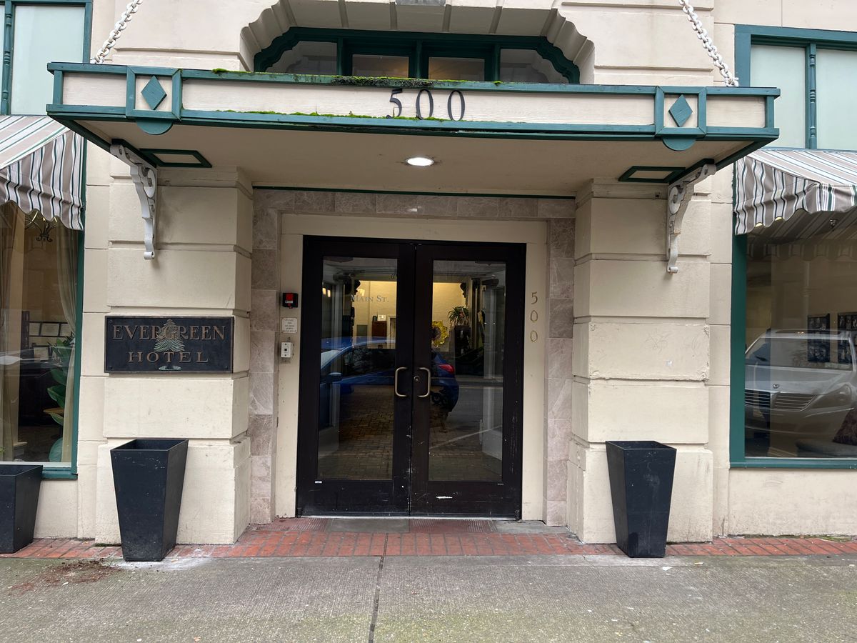 The Evergreen Inn At Vancouver (UPDATED) - Get Pricing & See 7 Photos ...