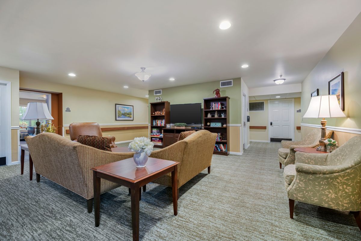 Brookdale Brookfield Assisted Living - Get Pricing, See 19 Photos & See ...