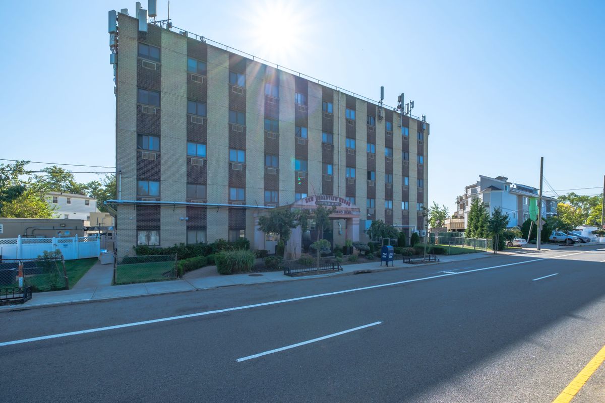 New Broadview Manor (UPDATED) - Get Pricing & See 4 Photos in Staten ...