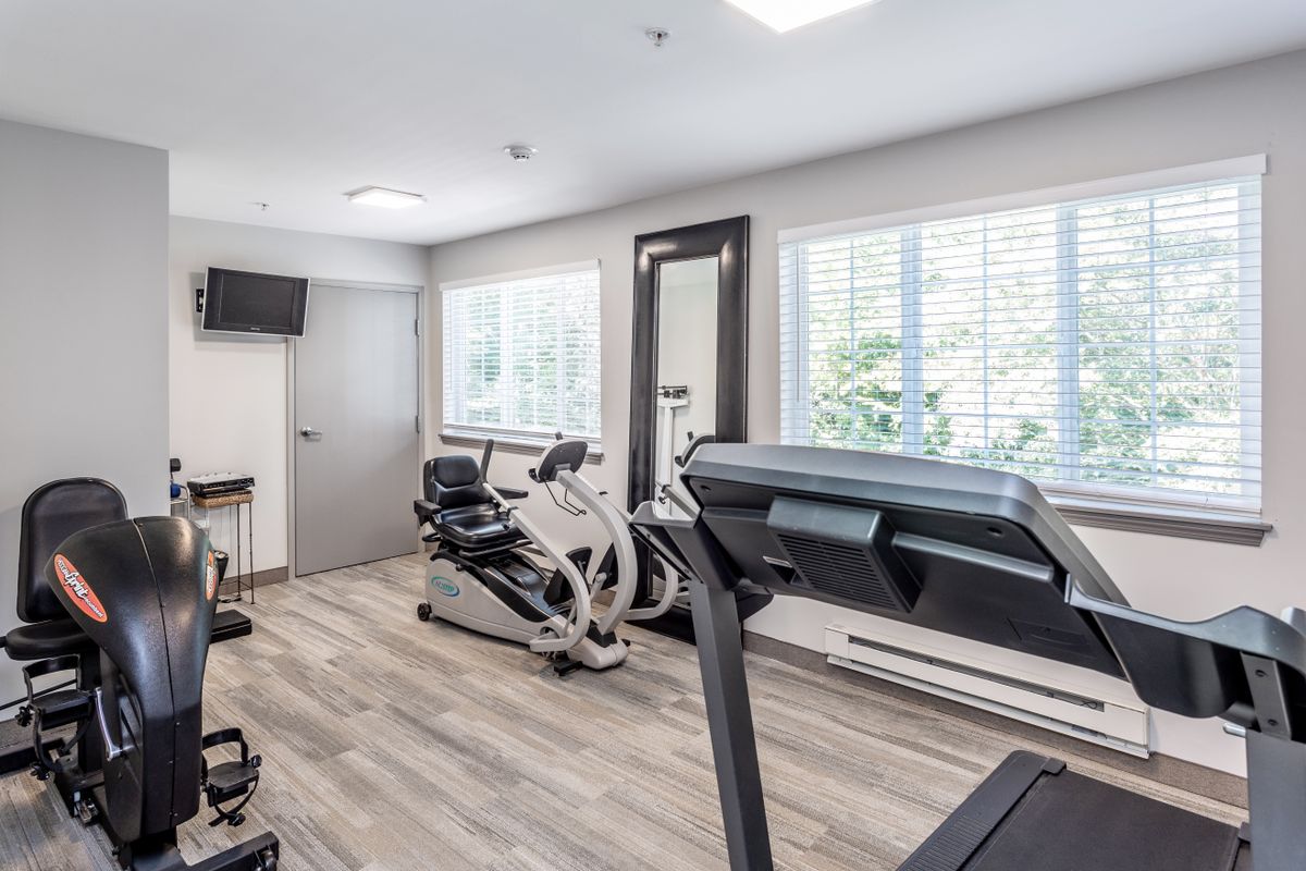 Holiday Cedar Ridge (UPDATED) - Get Pricing, See 41 Photos & See Floor ...