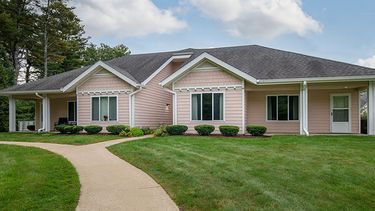 Holiday Maple Suites (UPDATED) - Get Pricing, See 52 Photos & See Floor ...