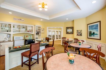 Benchmark Senior Living at Hamden (UPDATED) - Get Pricing & See 14 ...