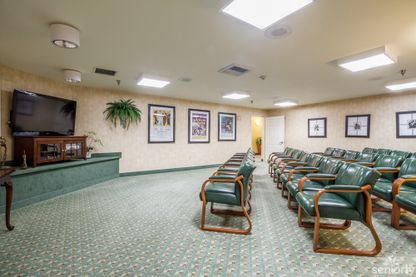 Carlton Senior Living Sacramento (UPDATED) - Get Pricing, See 27 Photos ...