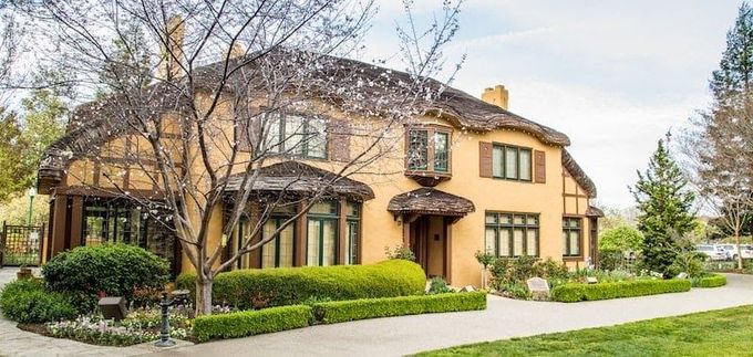 Assisted Living Cost & Reviews | Senior Living Advisors | Seniorly
