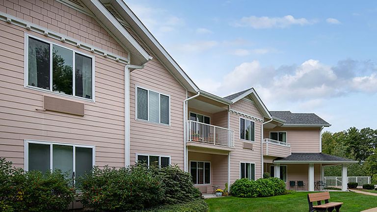 Holiday Maple Suites (UPDATED) - Get Pricing, See 52 Photos & See Floor ...