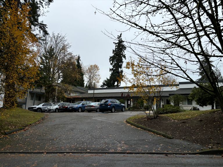 Evergreen Court - Get Pricing & See 11 Photos in Bellevue, WA
