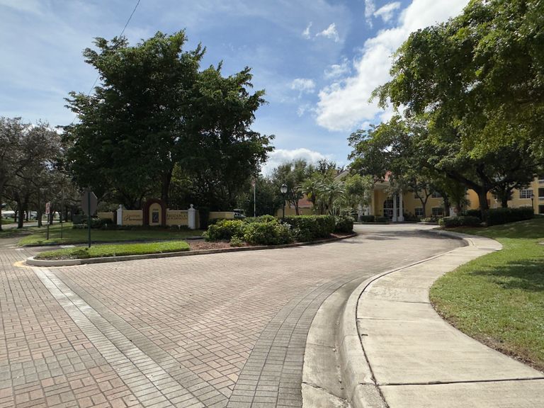 The Pointe at Plantation (UPDATED) - Get Pricing, See 10 Photos & See ...