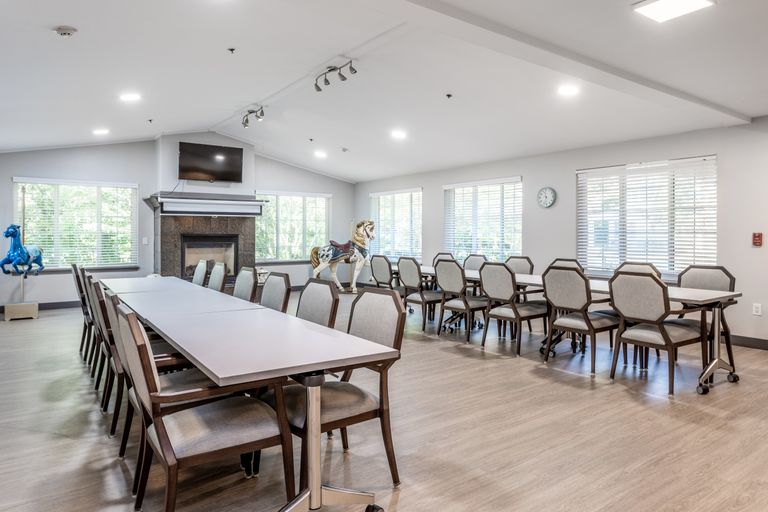 Holiday Cedar Ridge (UPDATED) - Get Pricing, See 41 Photos & See Floor ...