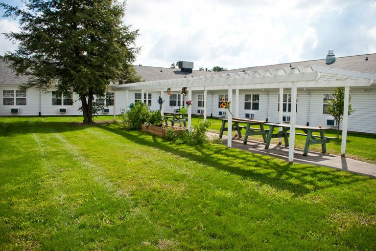 Edgewater Woods (UPDATED) - Get Pricing & See 13 Photos in Anderson, IN